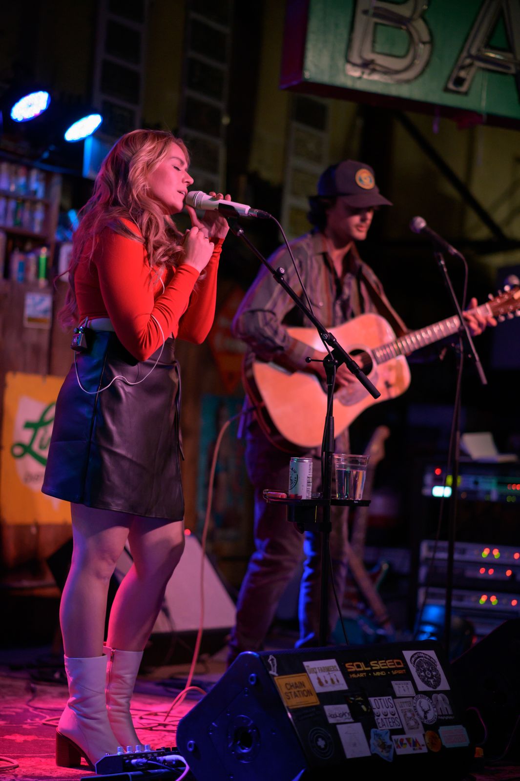 Amanda Stewart - Photos