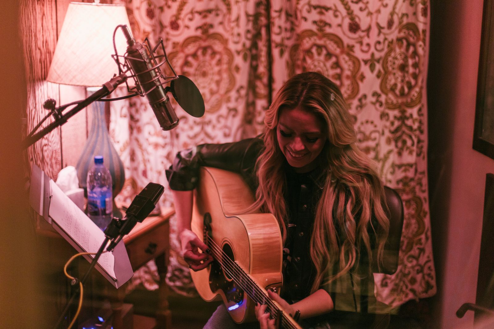 Amanda Stewart - Photos