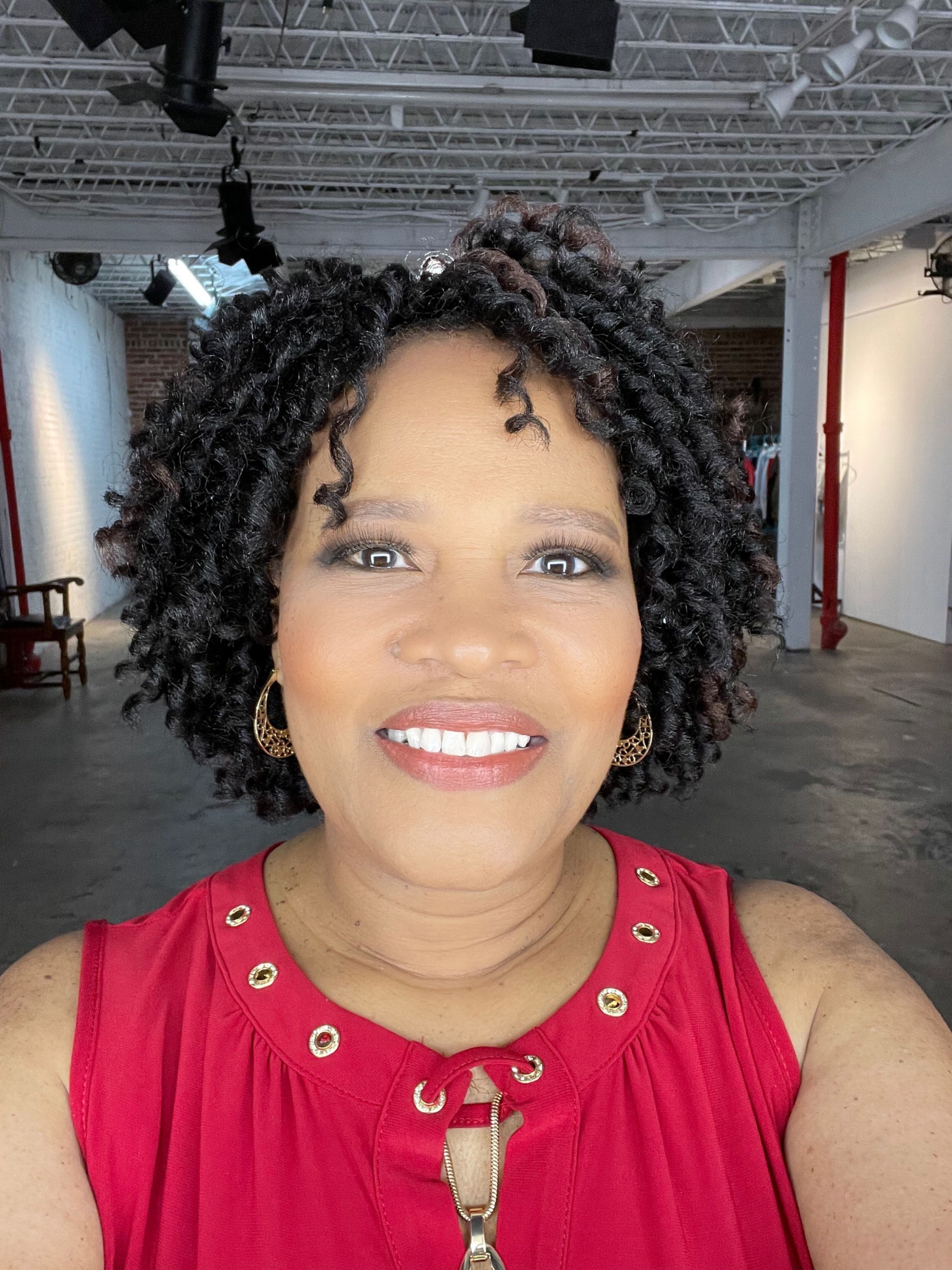 Elisha Janine - Photos