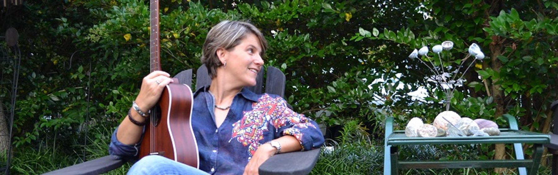 Amy Henderson - Eclectic Folk Rock