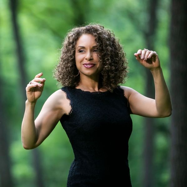 Amy Banks Music - Headshot Library