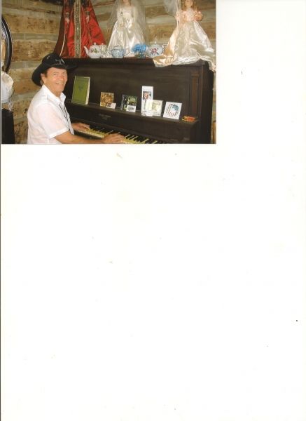 Elvis Lloyd Carden - Photos