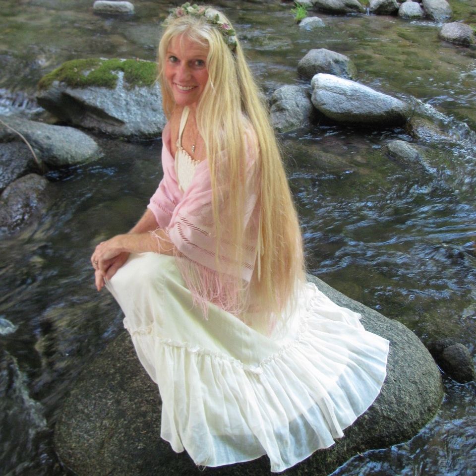 karie.com - Biography