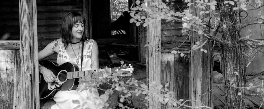 AMY ANNELLE - bio