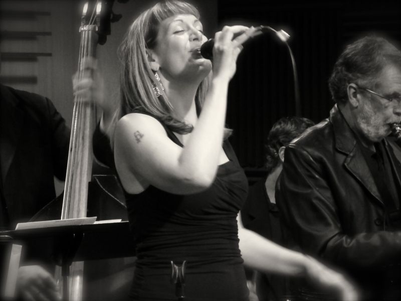 Suzanna Smith - Photos