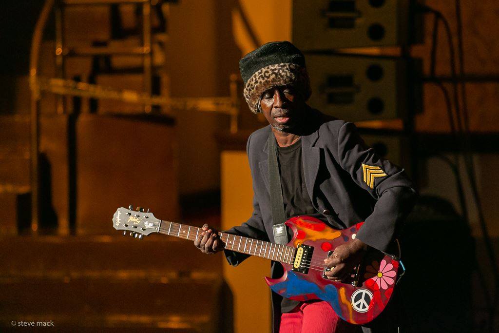 WILLIE PHOENIX - Bio