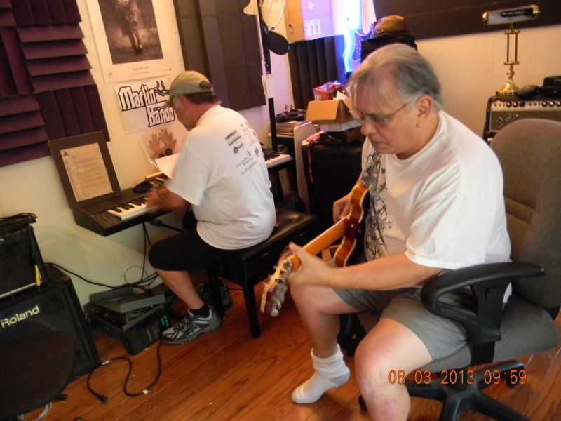 Pictures about the U.S. pop-rock band WORLD5