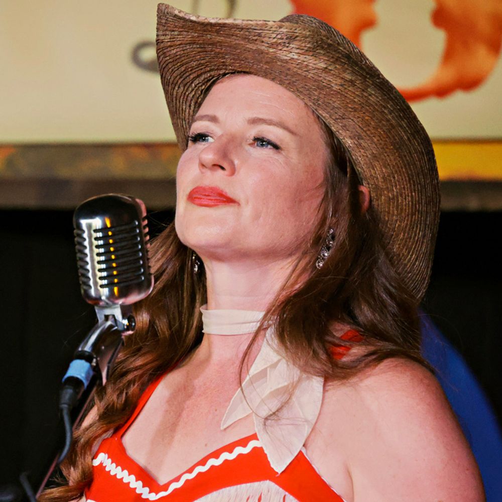 kelleyandthecowboys.com - Bio