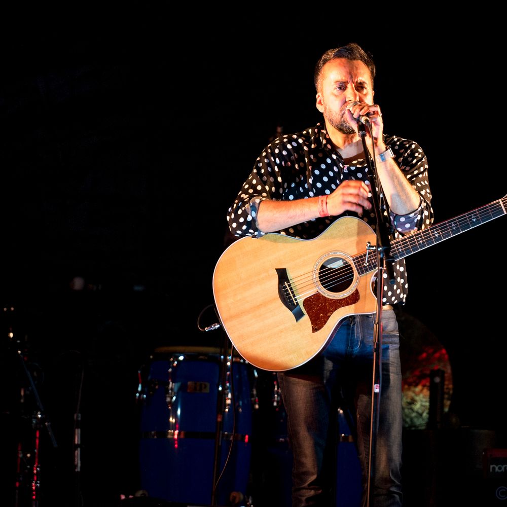 Gerry Farrow - About