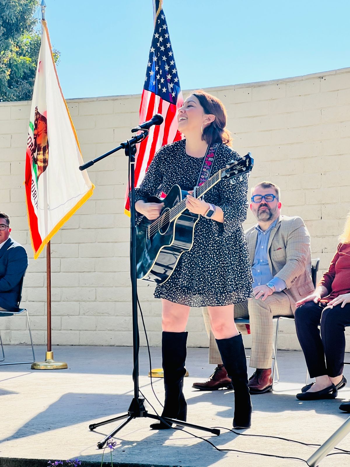 Dina Valenz - Photos