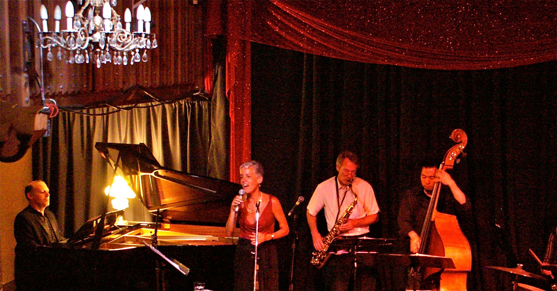 laurakarst.com - Biography