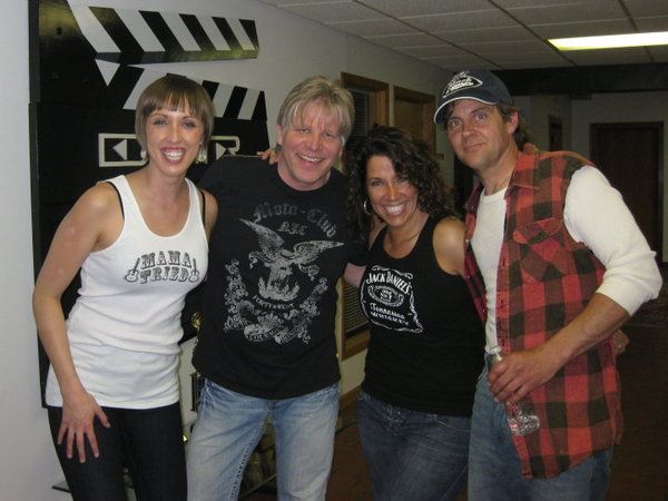 Fabulous Armadillos - Pics