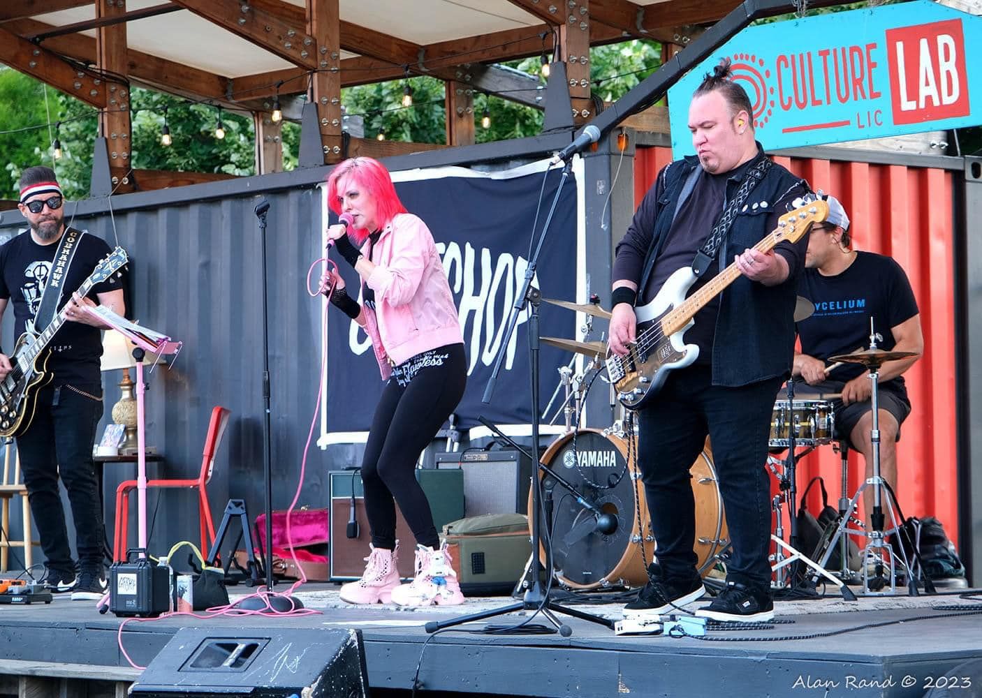 giftshoptheband.com - Photo Gallery