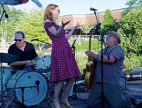 Town Square Concert series @ Schaumburg Township District Library - Jul ...