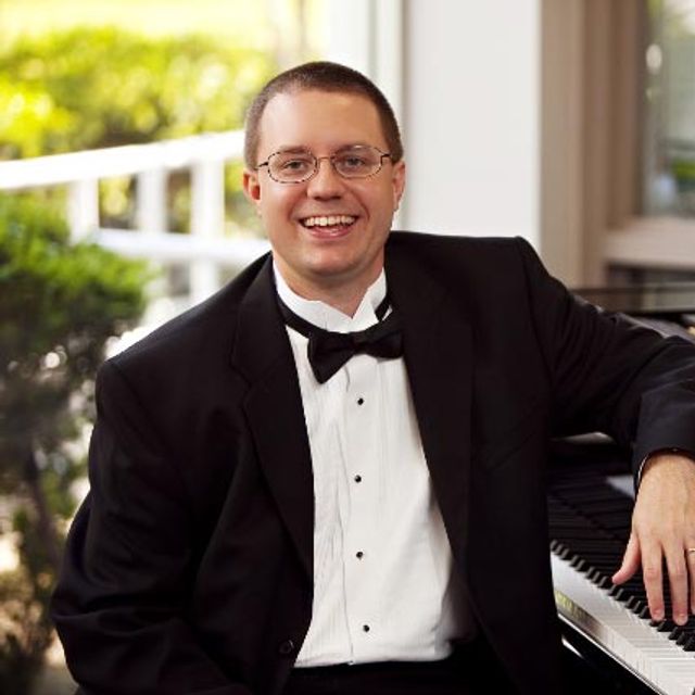 Eric Redmond - Pianist, Composer, Arranger, Church Music Leader, Concert Band Director