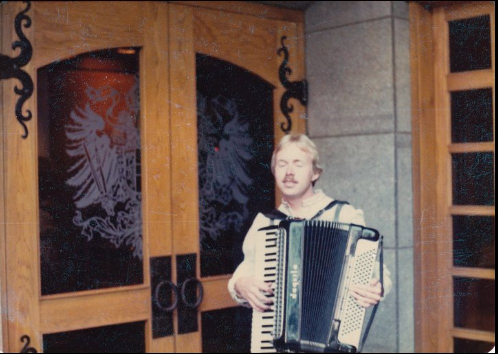 JON PERSSON Artistic Piano and Tasteful Accordion - PHOTO GALLERY