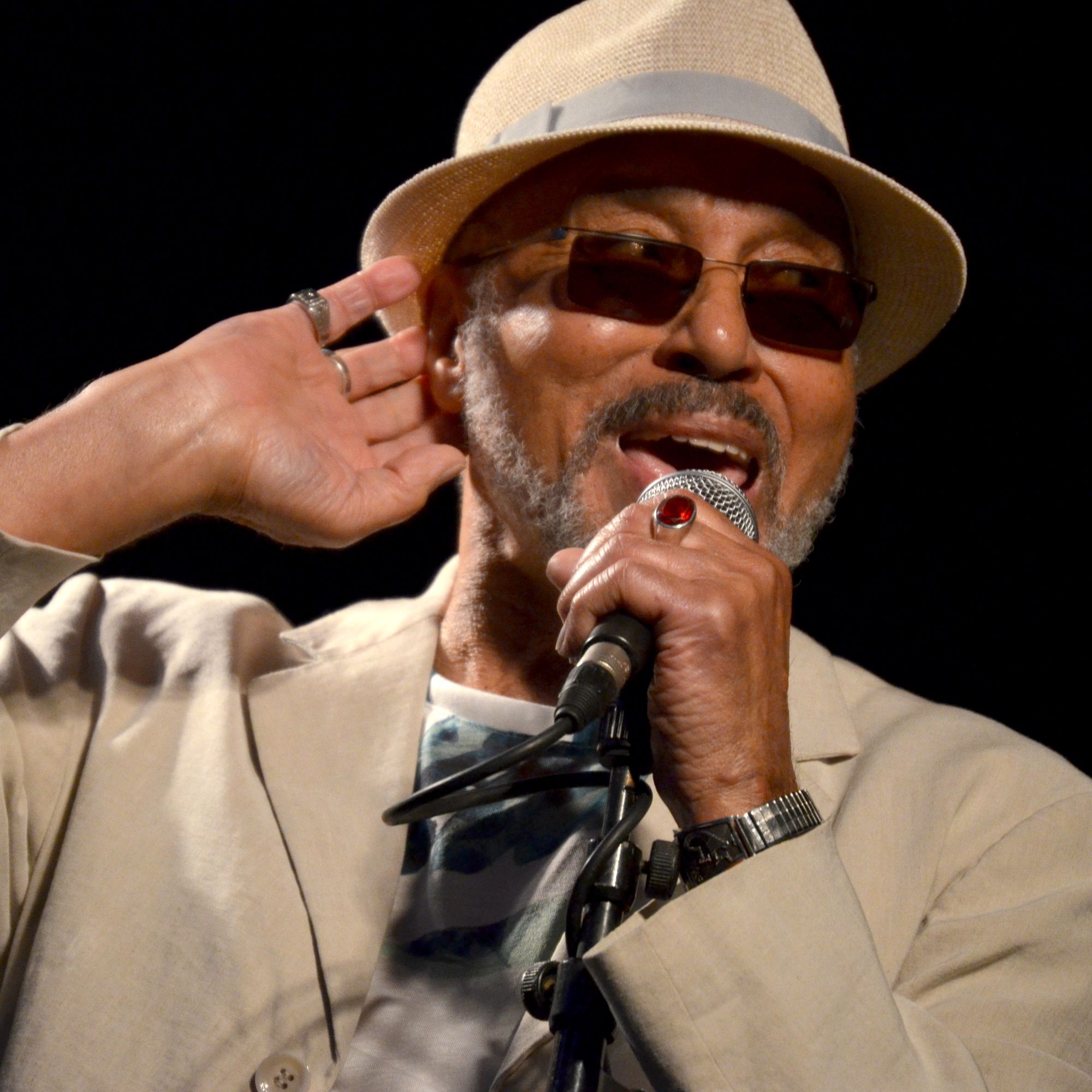 GAYNEL HODGE, ICONIC SINGER/SONGWRITER PASSES