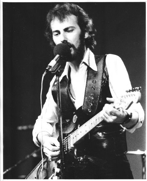 Wes Houston - Photos