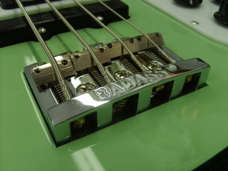 Mike Forrester - Luthier - Rickenbacker 4001 Bass Resto Mod