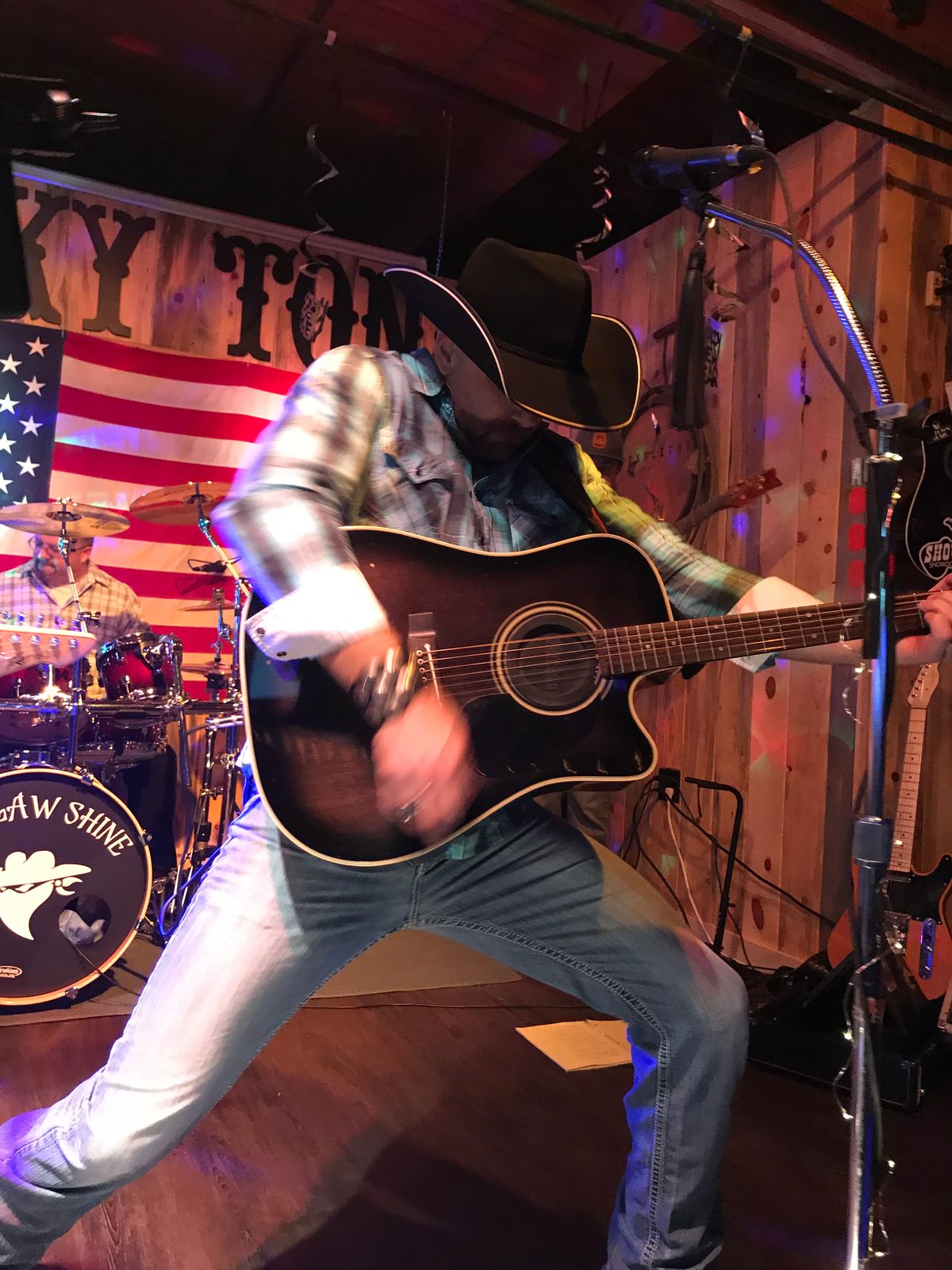 Outlaw Shine - Photos