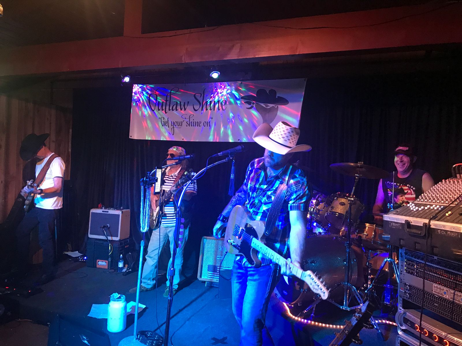 Outlaw Shine - Photos