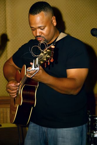 Robert Eldridge - Tour