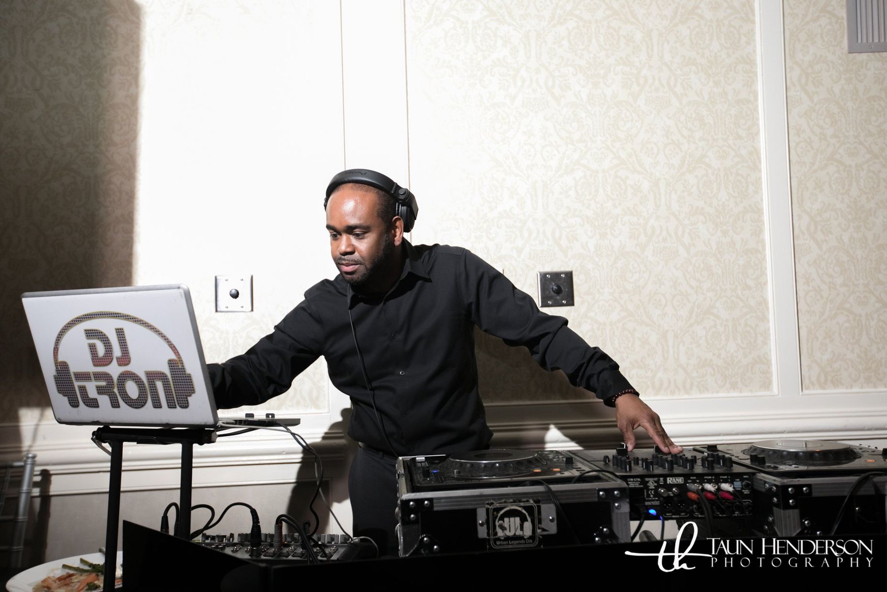 The official site of Atlanta's own DJ Tron - Upscale Clubs