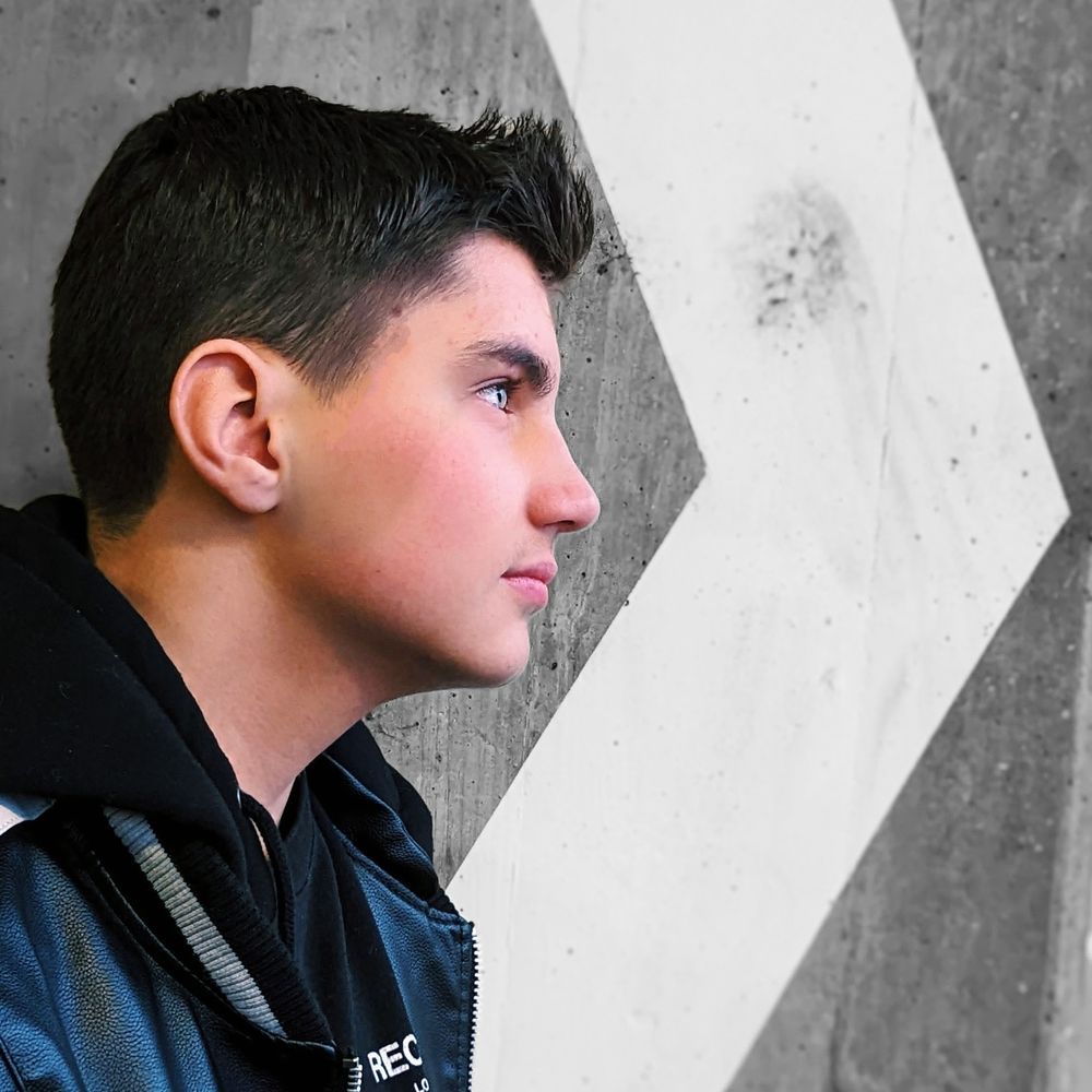 Leon Vincent Music - Electronic Press Kit (EPK)