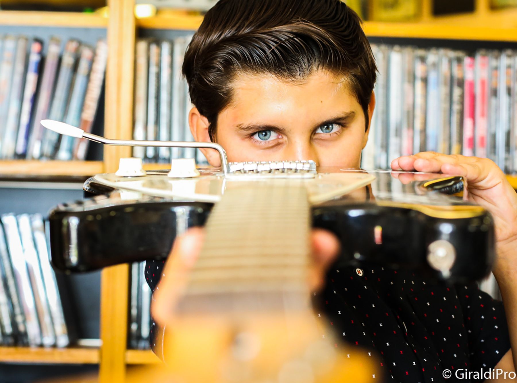 Leon Vincent Music - About Leon Vincent