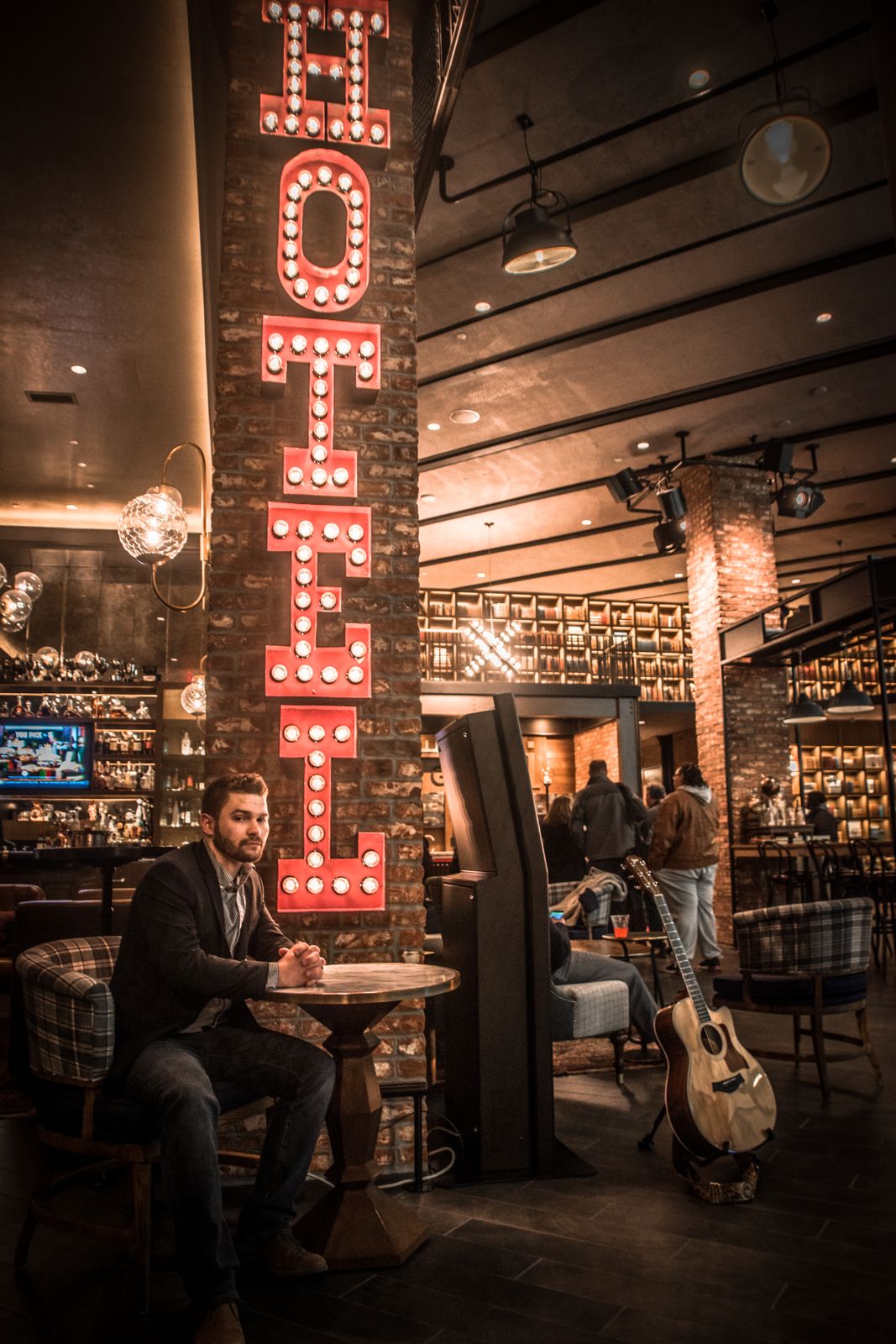 Alex Hiller - Photos