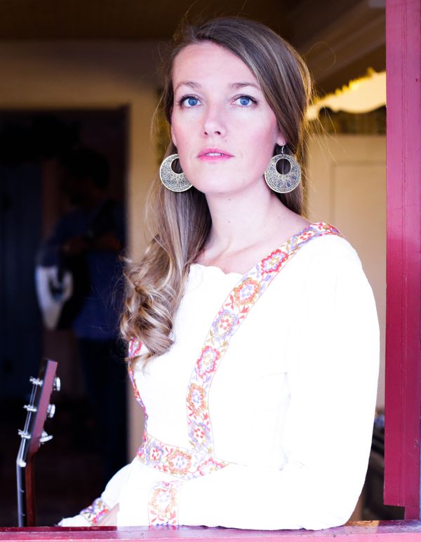 Gabrielle Louise - Tour