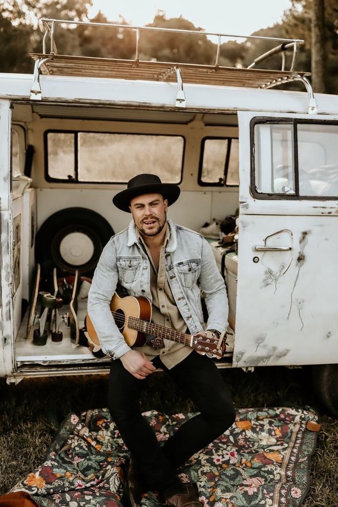 AM Records - Robbie Mortimer