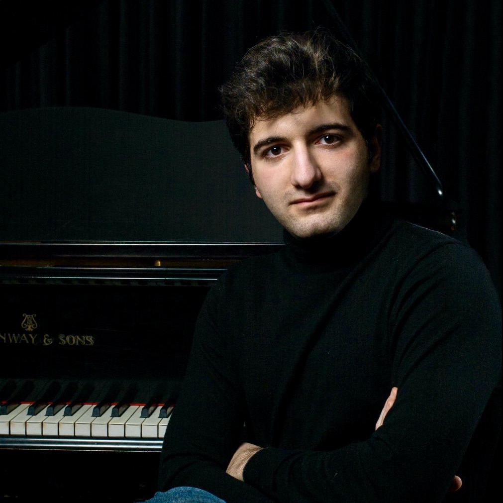 Artun Miskciyan | Biography