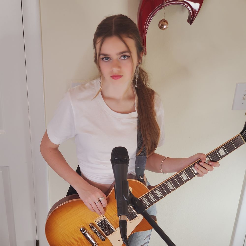 Salem Meade - Bio - aka Salem Darling, singer, songwriter, musician ...