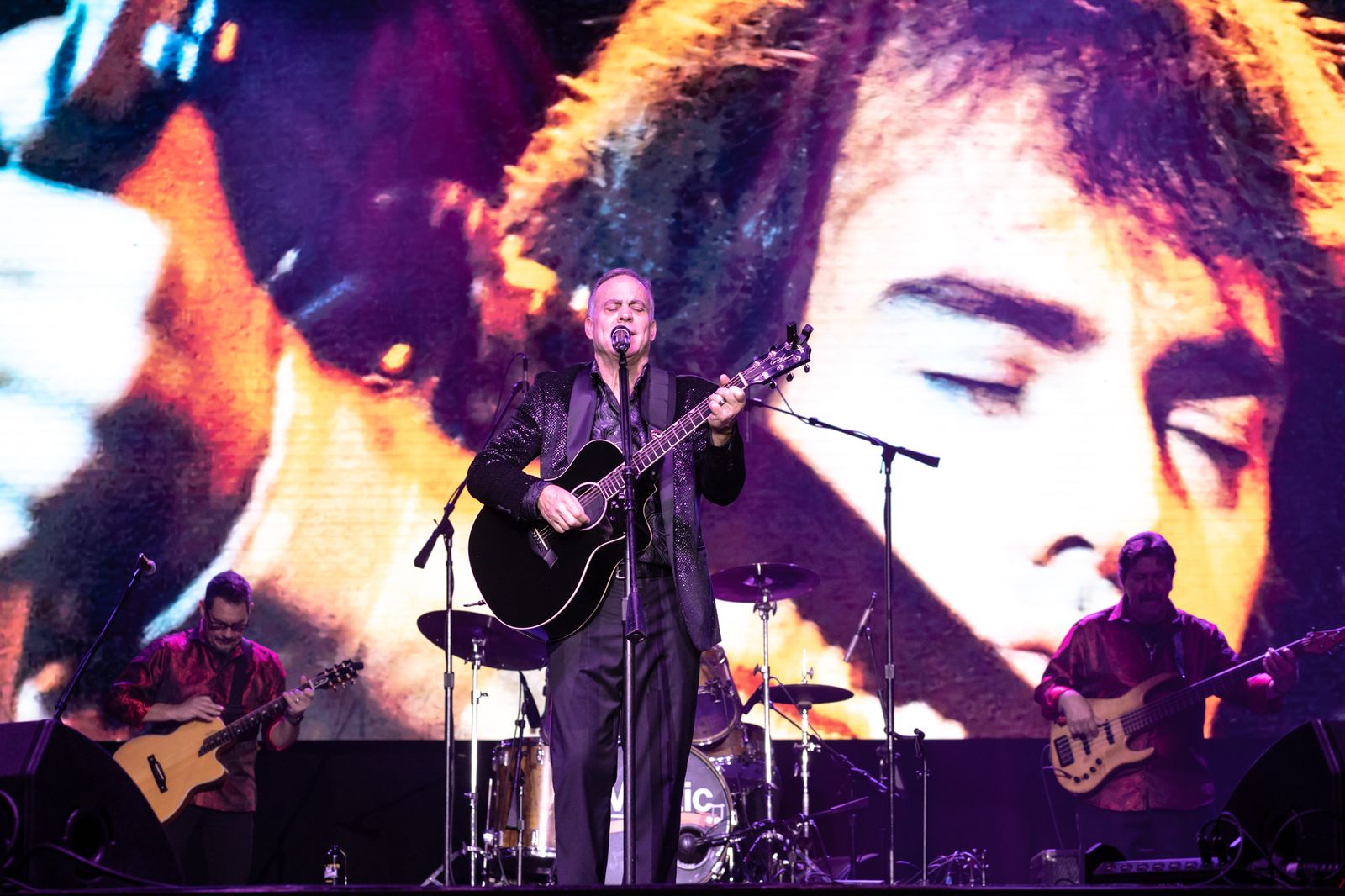 So Good! The Neil Diamond Experience - Photos