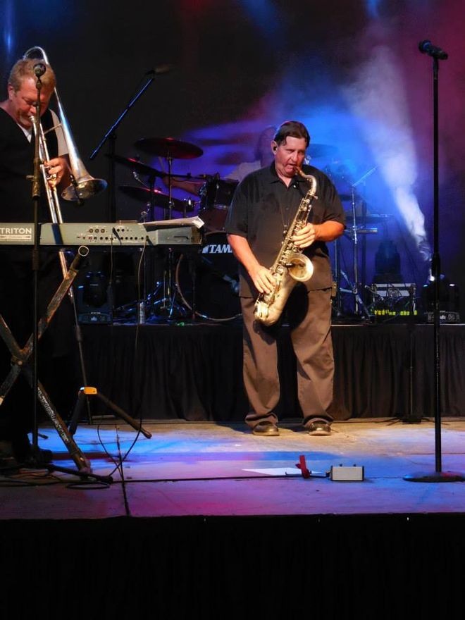 The Holiday band - Shows