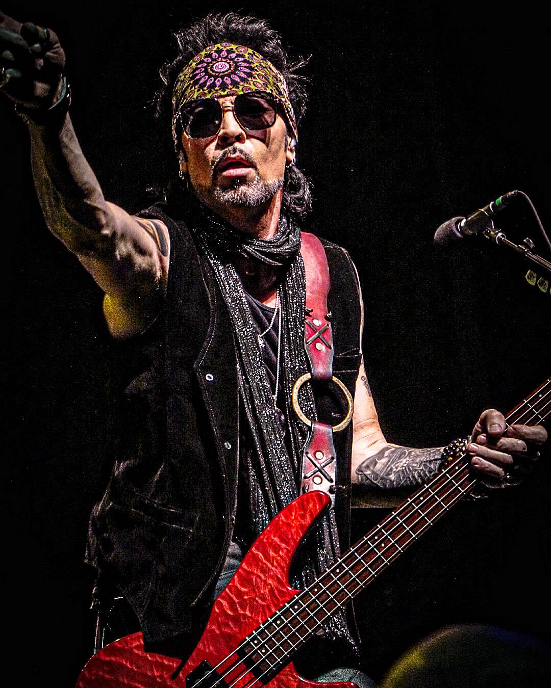 Aaron Leigh - Photos