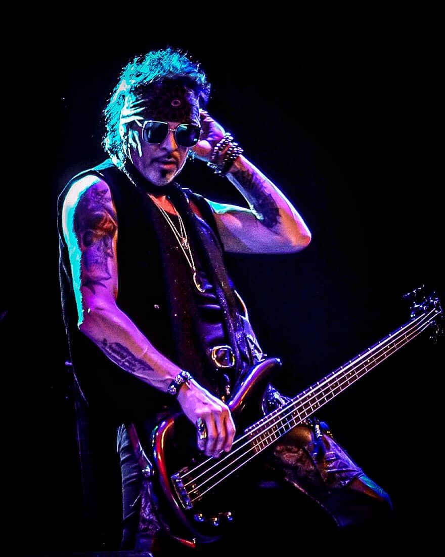 Aaron Leigh - Photos