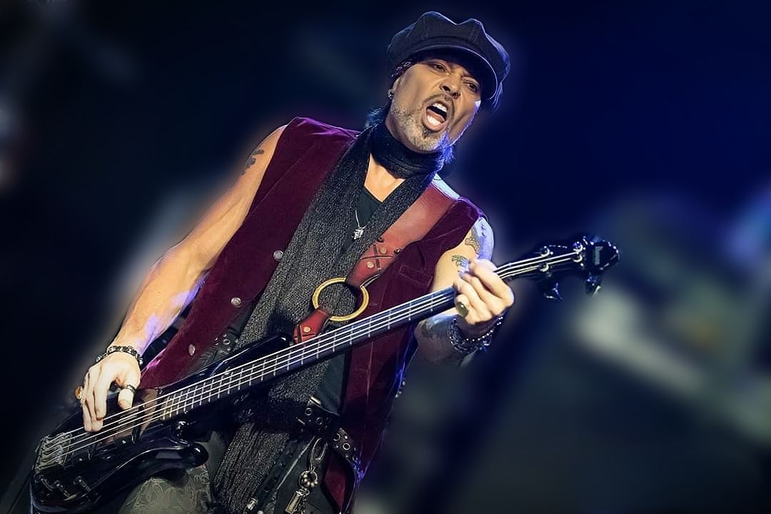 Aaron Leigh - Photos