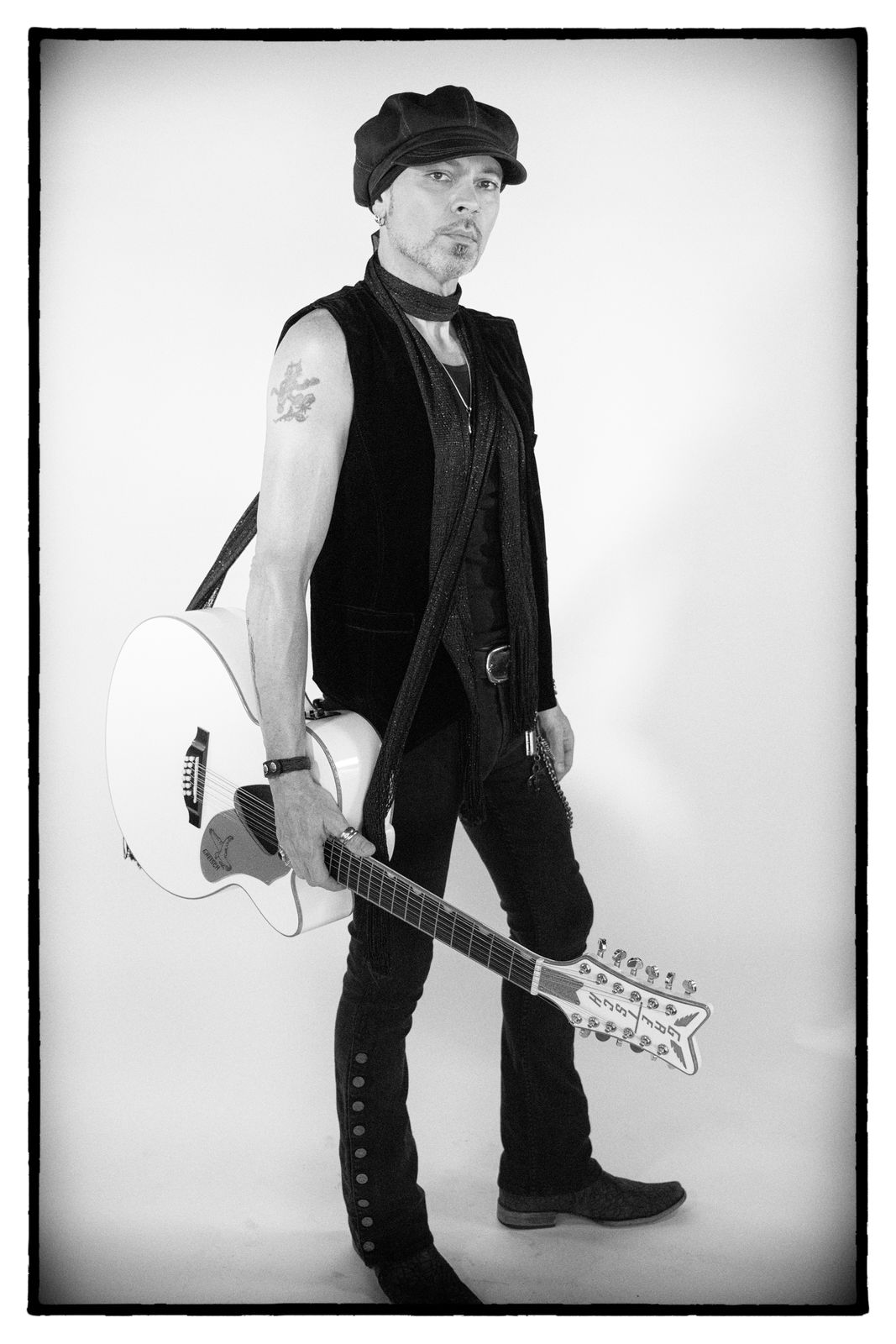 Aaron Leigh - Photos