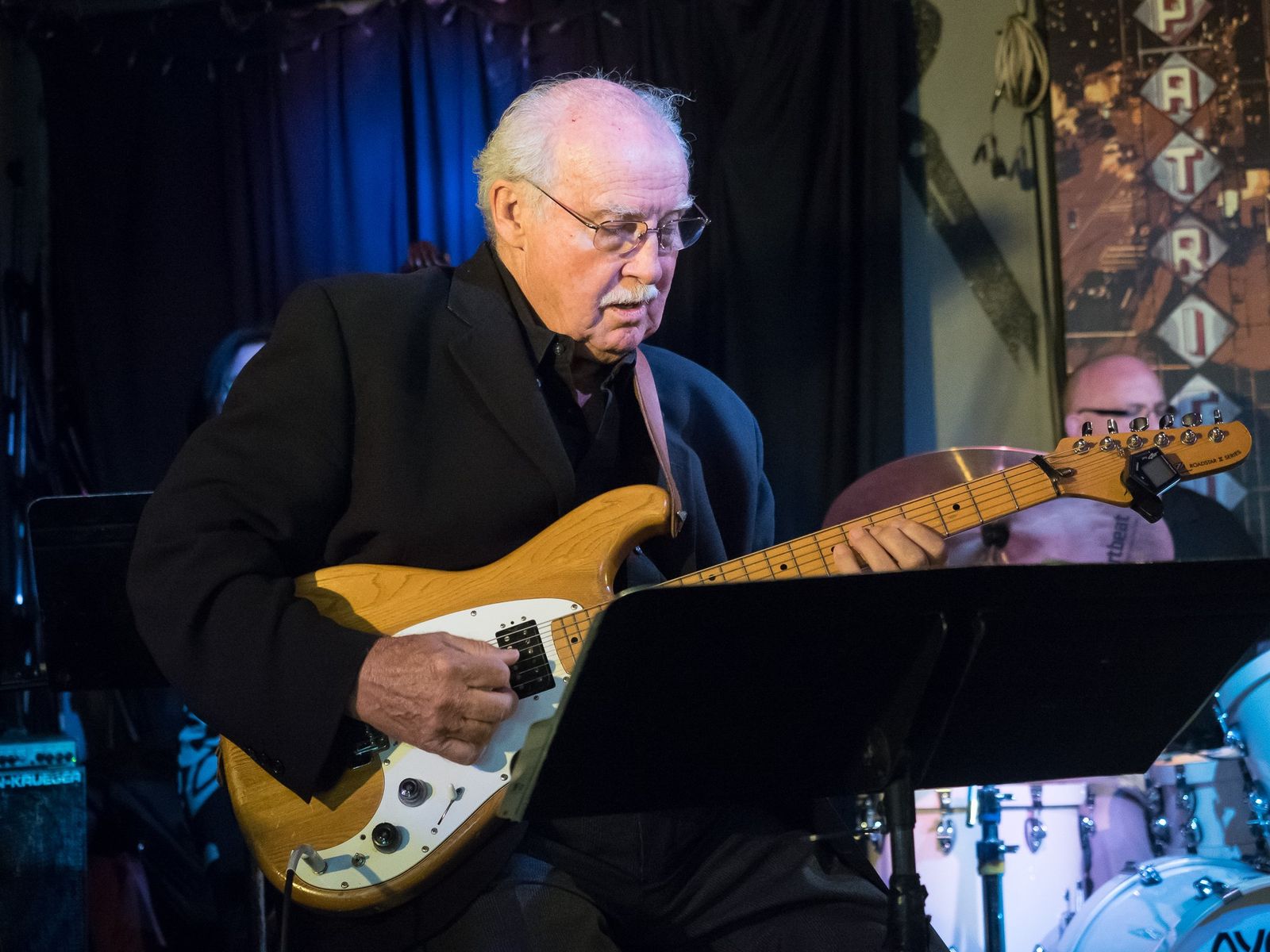 Oliver Gannon, Jazz Guitarist - Photos