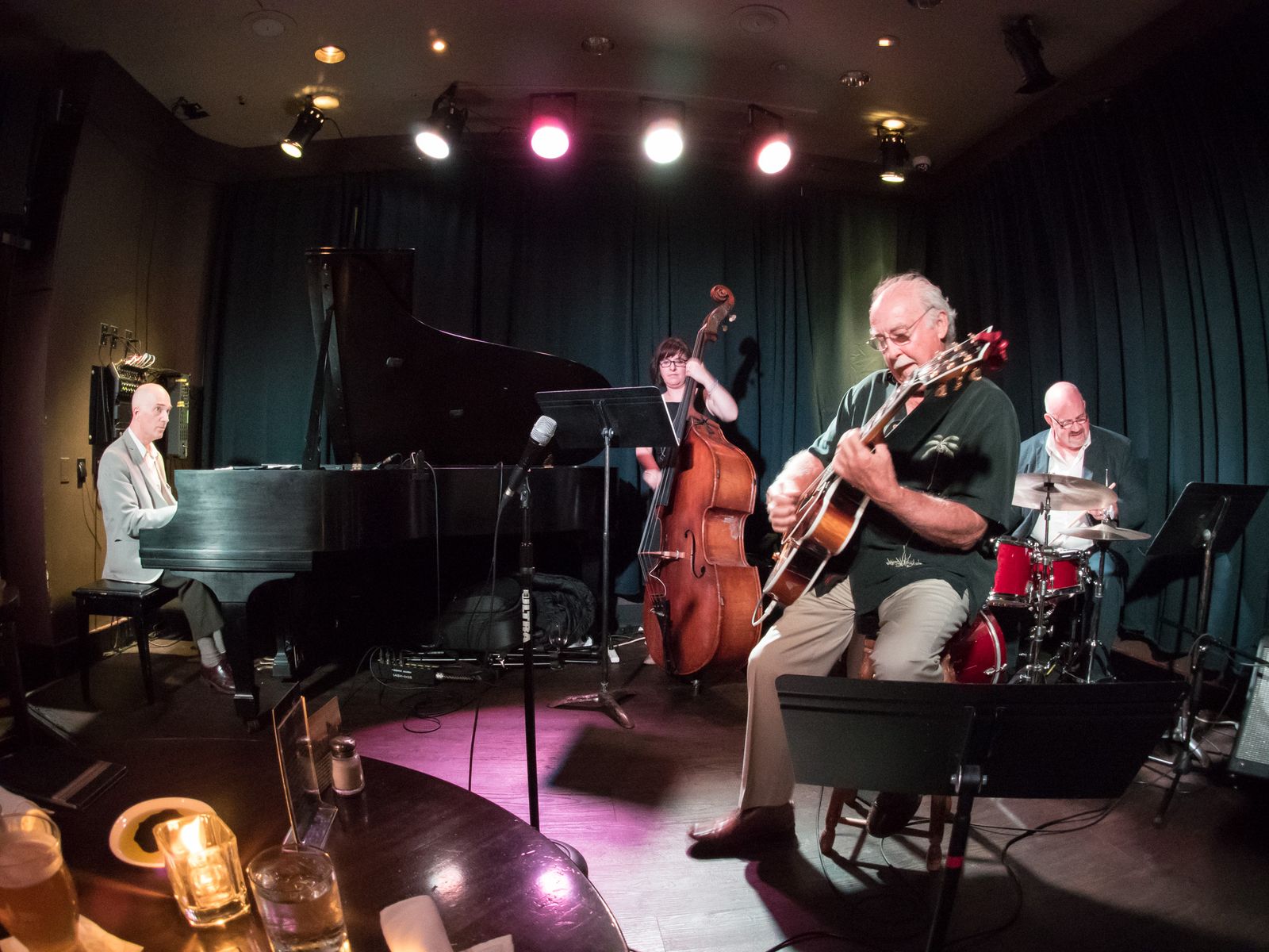 Oliver Gannon, Jazz Guitarist - Photos