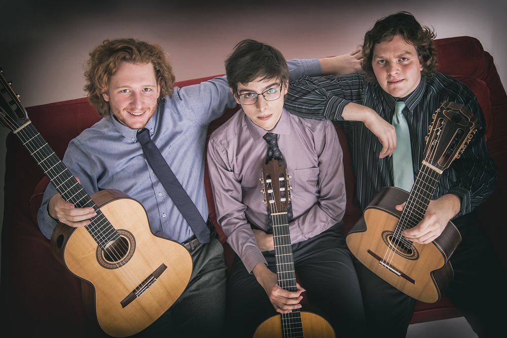 Tritonus Guitar Trio - Bio