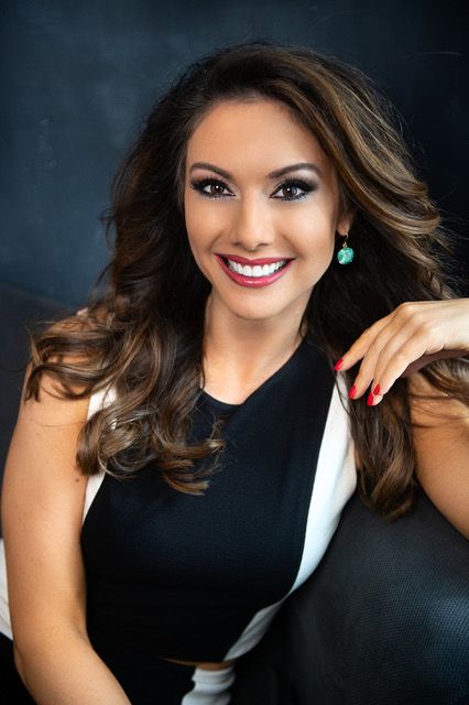 Julie Grant - Photos