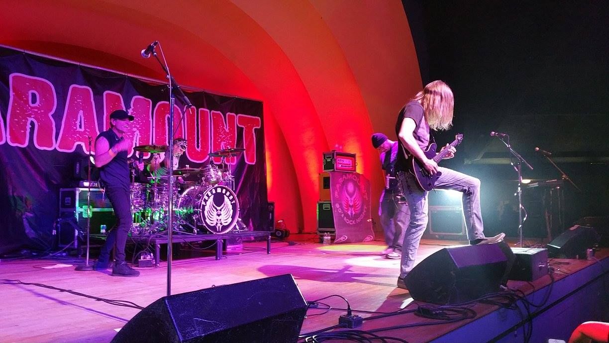 Paramount 80s - Pictures