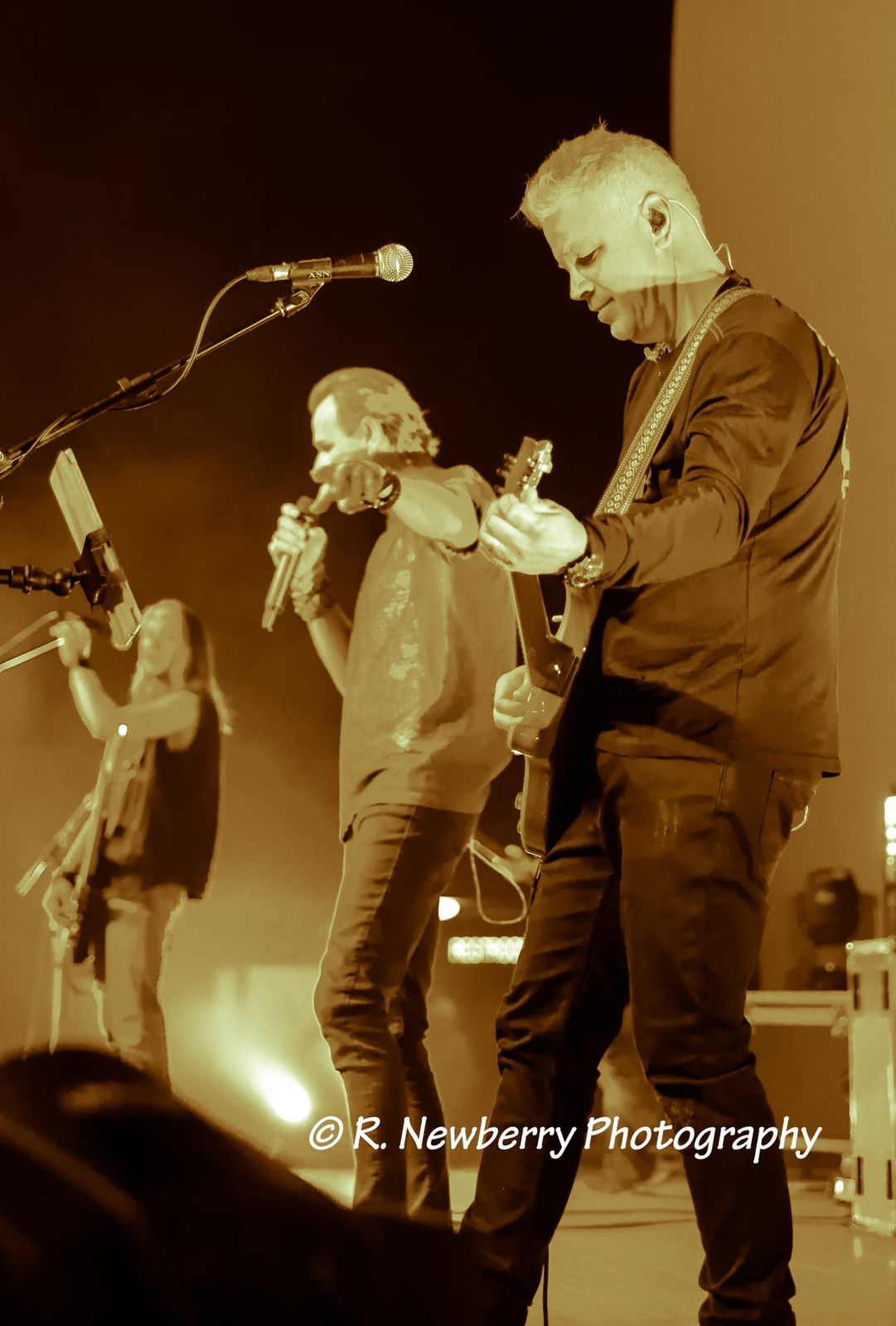 Paramount 80s - Pictures