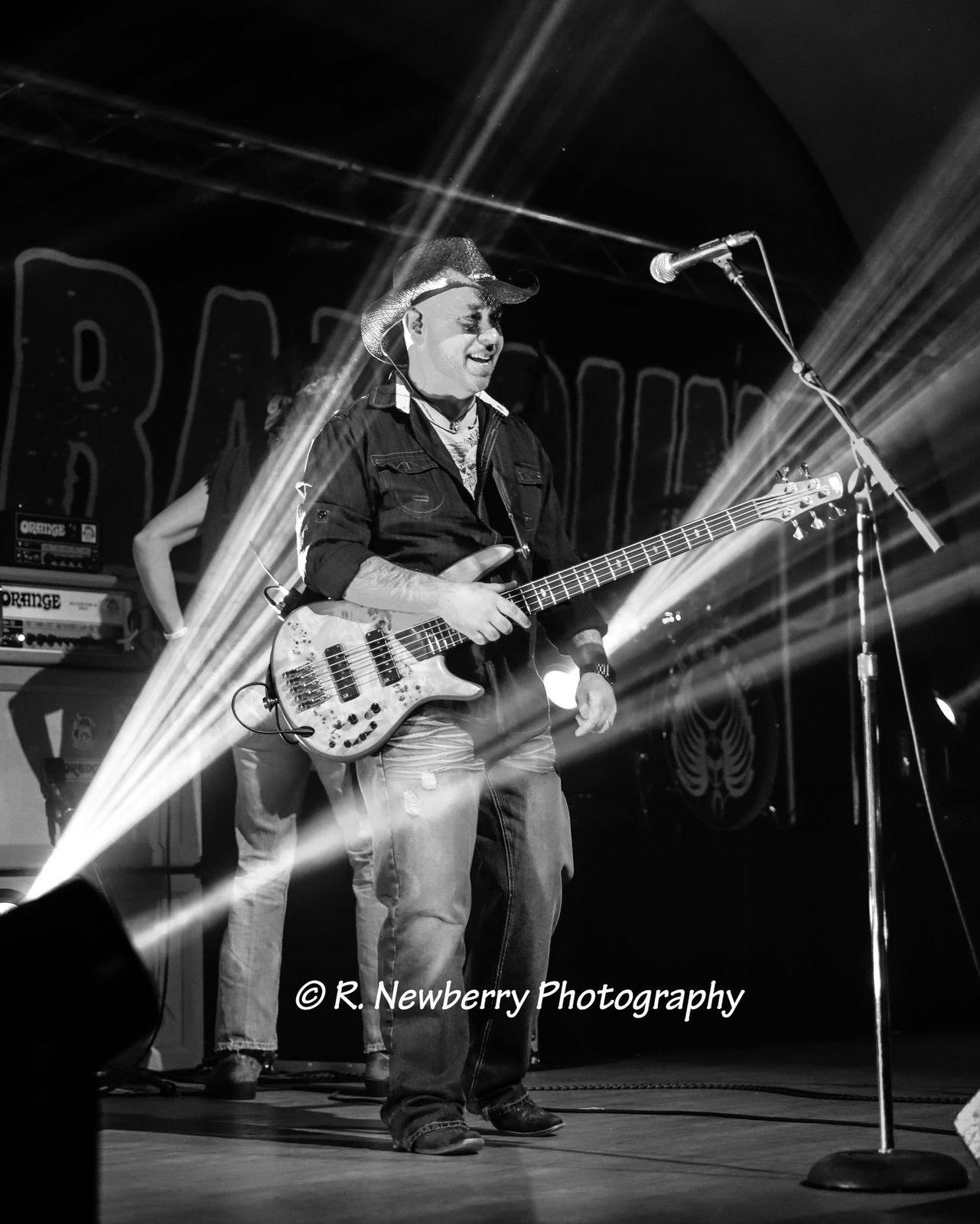 Paramount 80s - Pictures