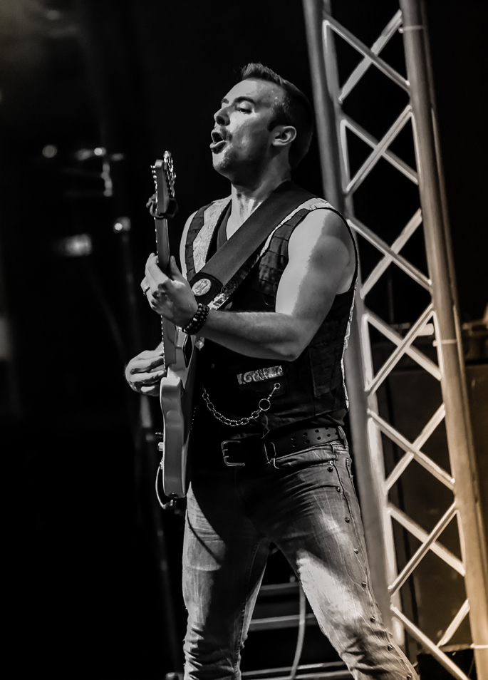 Aaron Kusterer | Guitarist