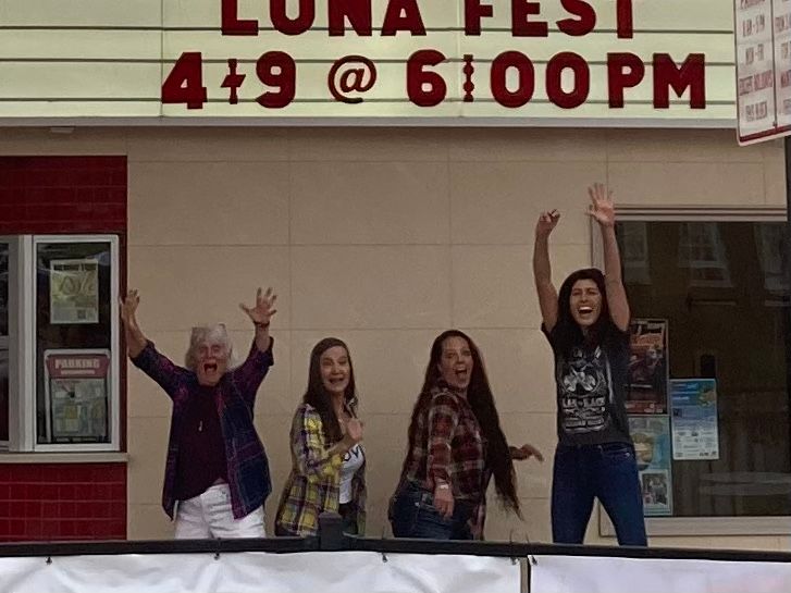 The Queen Bees - Band Photos