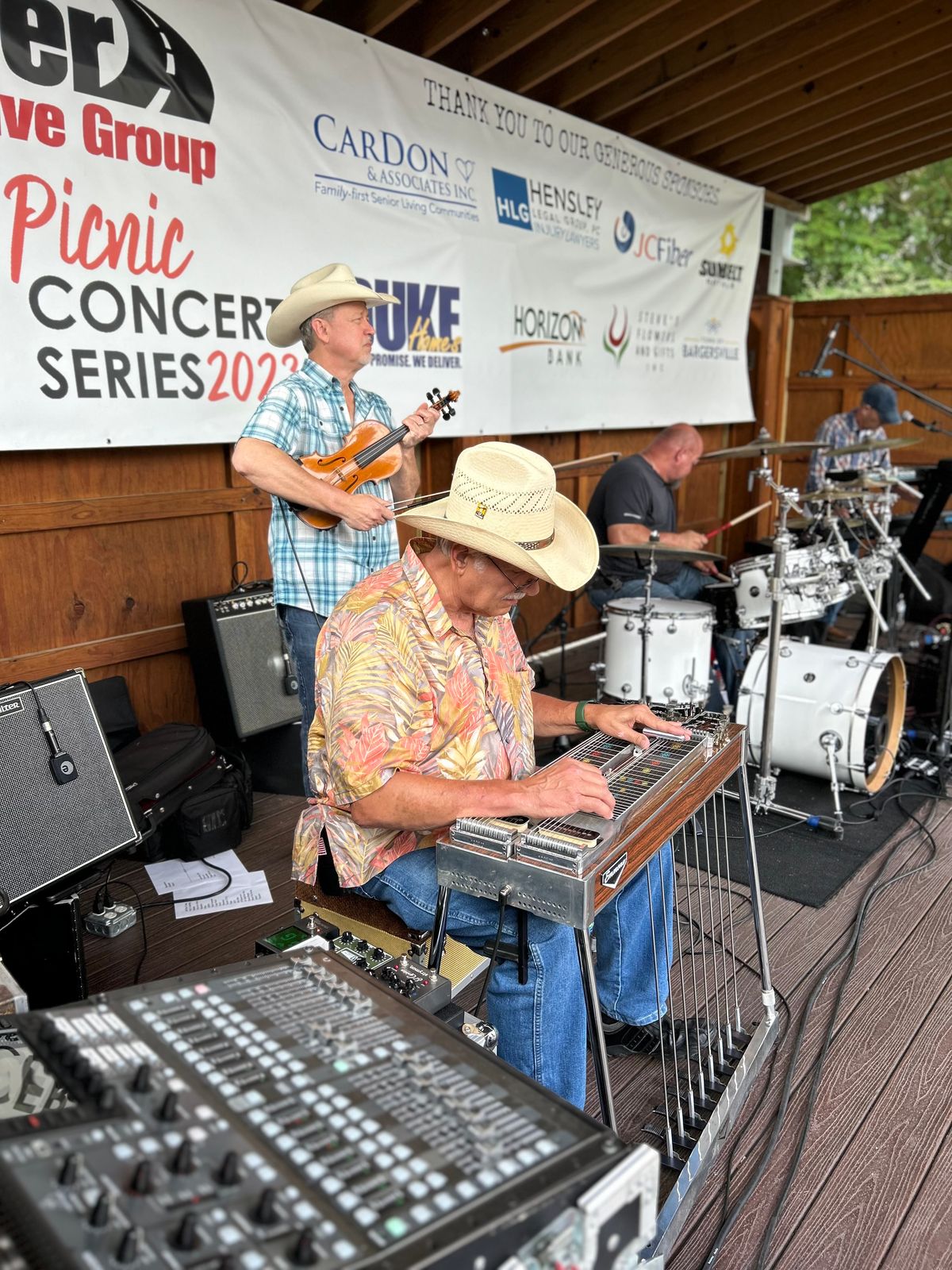 No Fences Ultimate Tribute to Garth Brooks - Photos